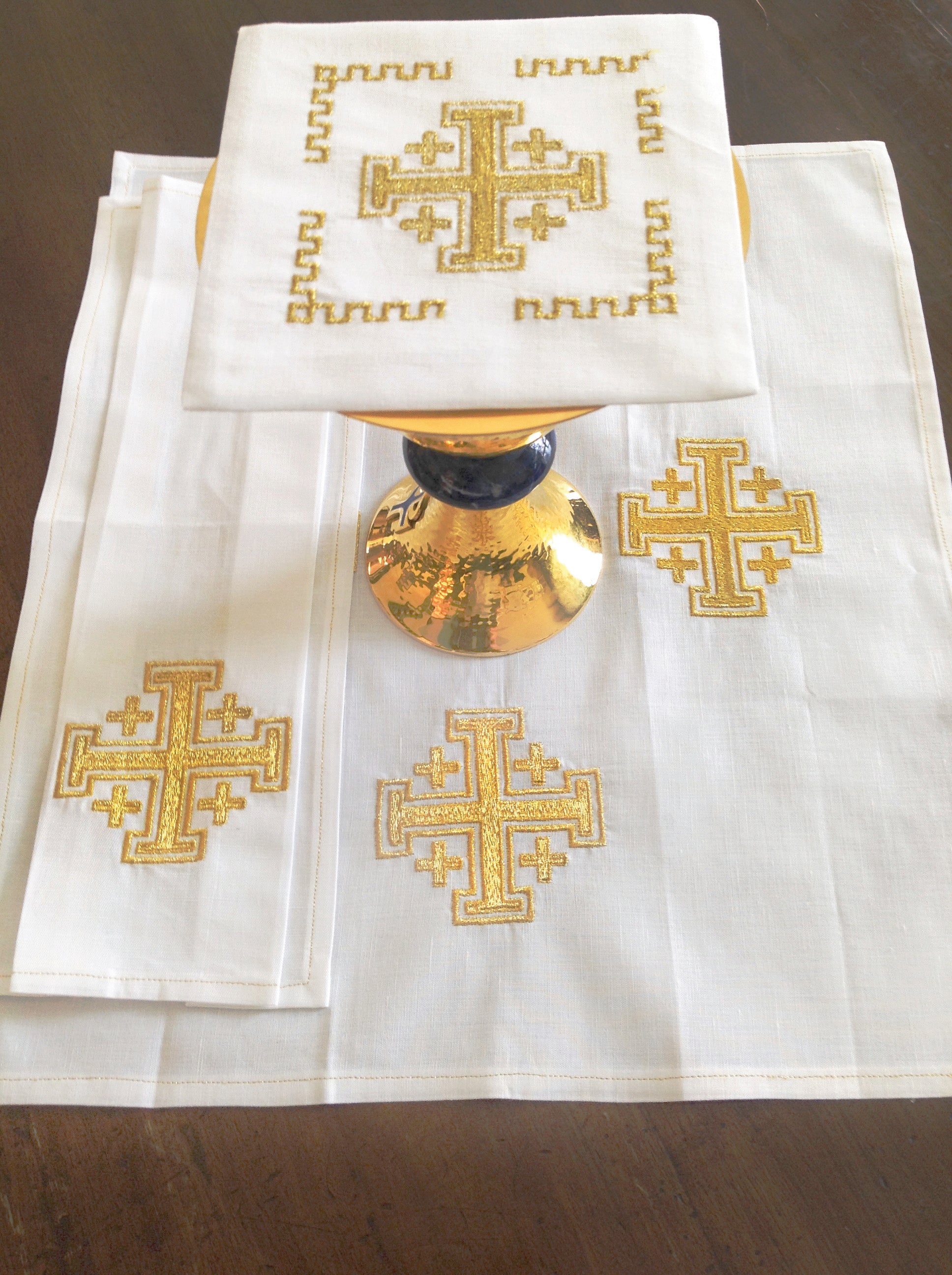 Mass Linen Set Gold Embroidery - SO137 – Michigan Church Supply